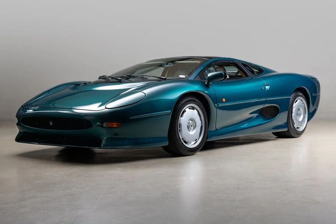 This Jaguar XJ220 For Sale Was Once The World's Fastest Production Car ...