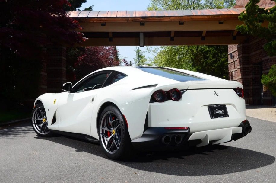 Ferrari 812 Superfast vs. 812 GTS: Which Is Right For You? – duPont ...