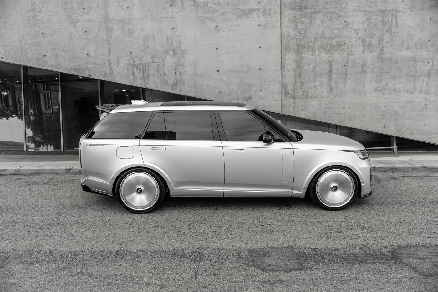 Check Out Kim Kardashian's New $300K Custom Range Rover – duPont ...