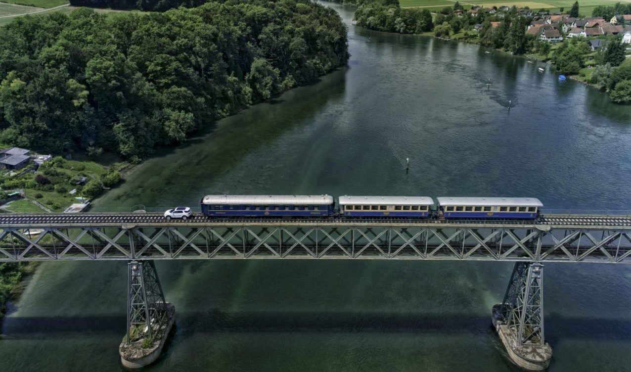 Land Rover Discovery Sport Tows Train that Weighs Same Amount as Boein ...