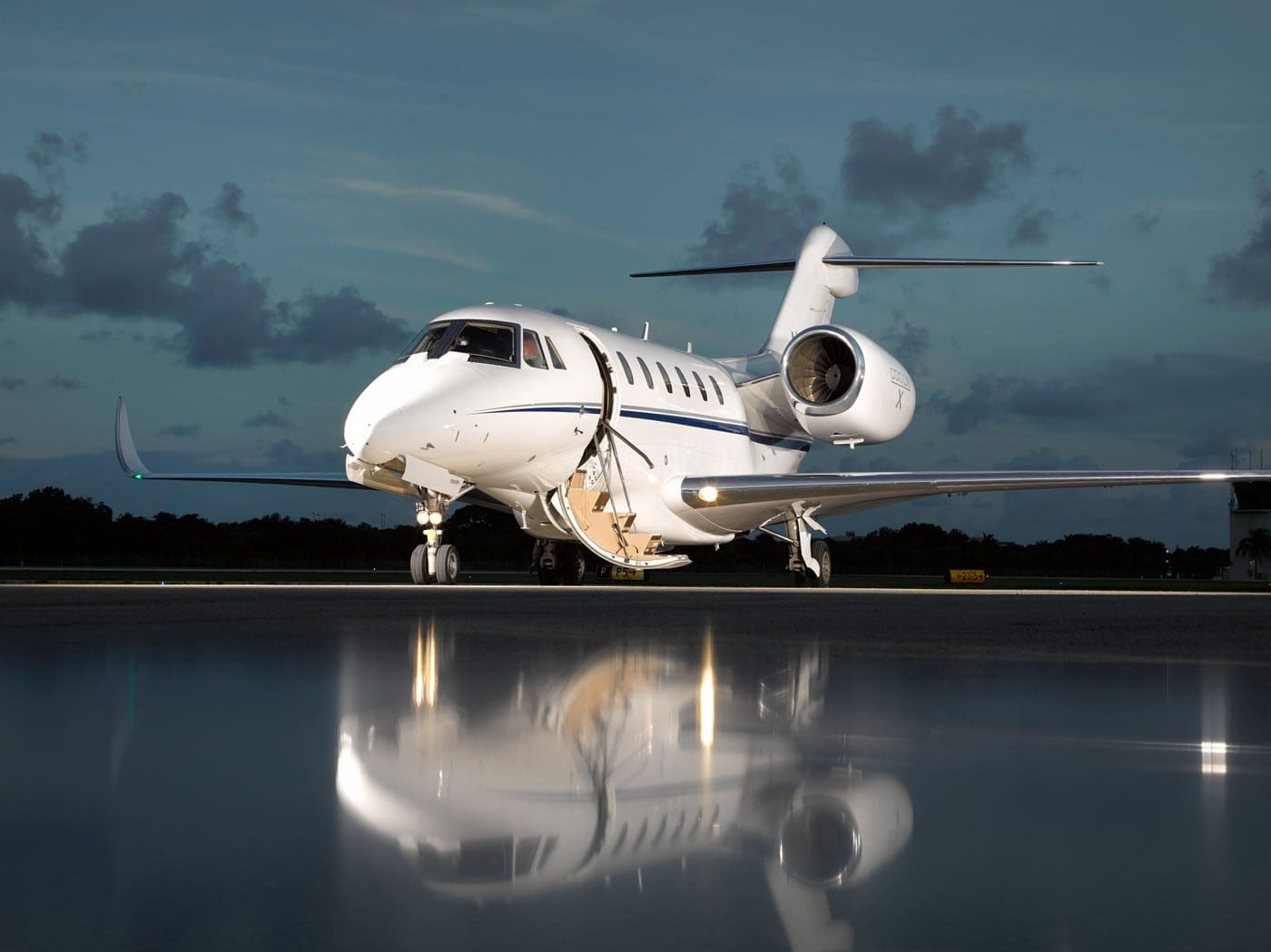 JetASAP Clients Save 15-30% On Their Private Jet Charter By Booking Di ...