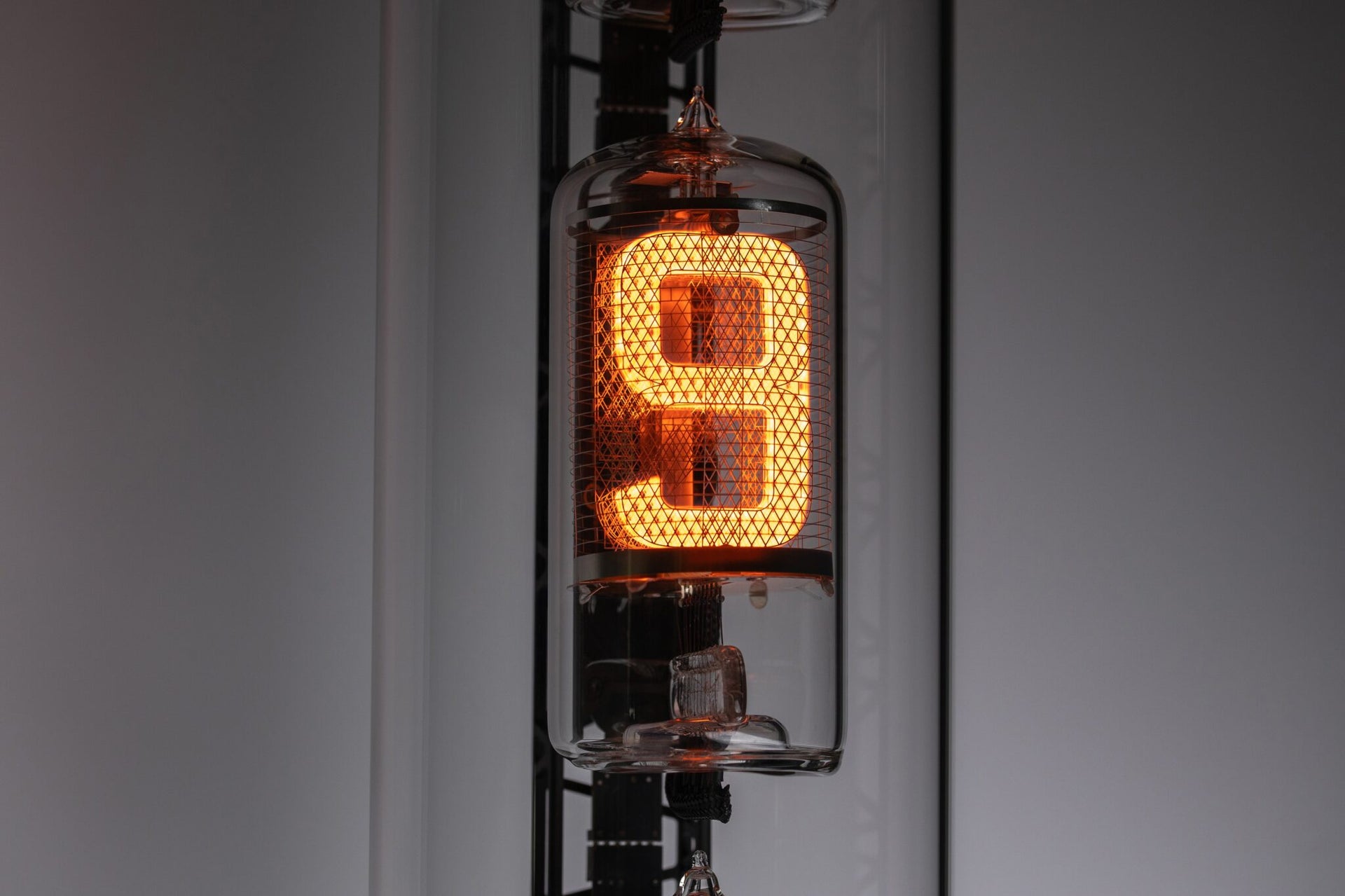 URWERK Debuts Its SpaceTime Blade Table Clock Ahead Of Watches & Wonde ...