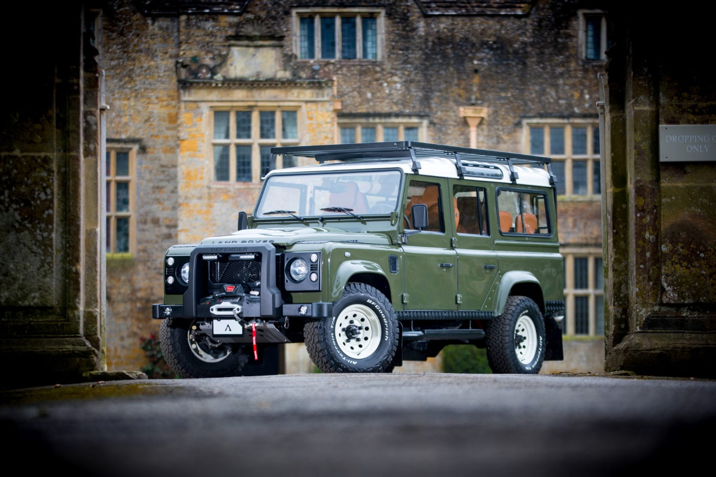 Land Rover Defender 90 Price, Specs, Photos & Review
