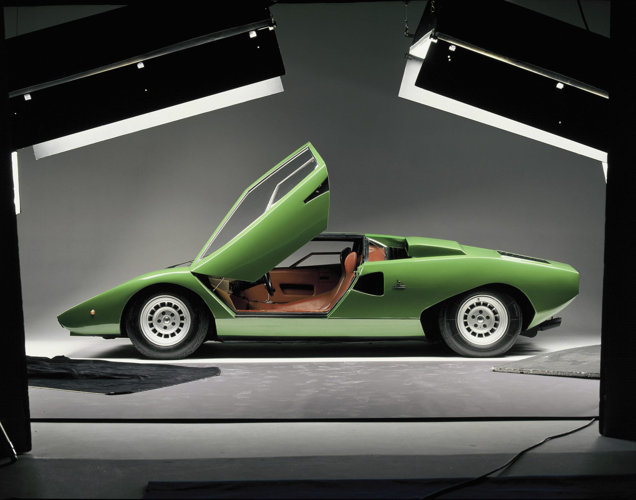 Lamborghini Countach Specs, Price, Photos & Review by duPont Registry