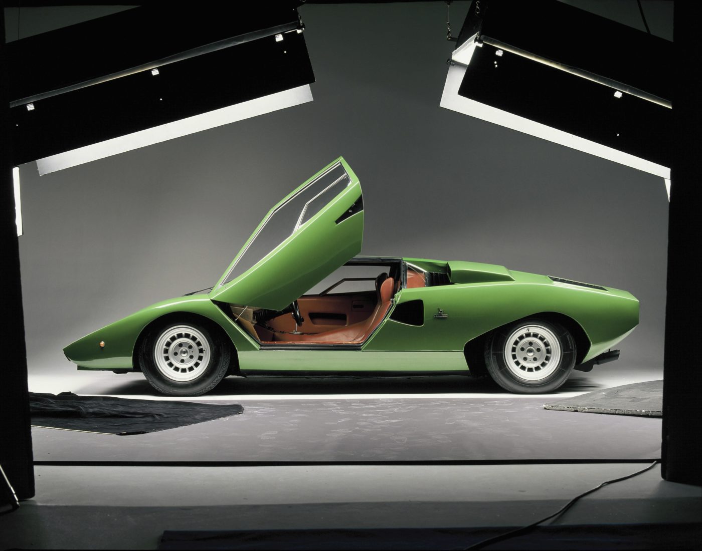 Lamborghini Countach Specs, Price, Photos & Review by duPont Registry
