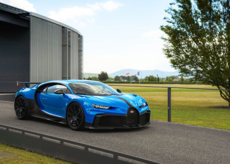 Bugatti's Signature French Racing Blue Color Will Be Updated For The ...