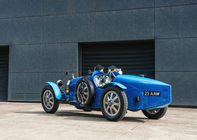 Bugatti's Signature French Racing Blue Color Will Be Updated For The ...