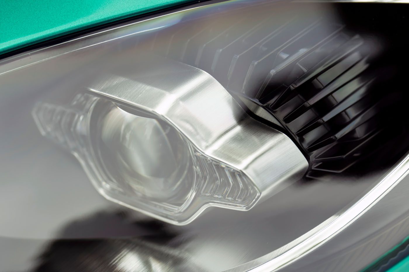 Aston Martin DBX 707 Price, Specs, Photos & Review