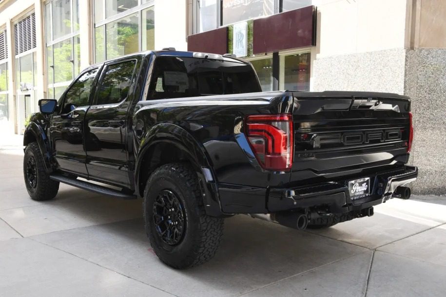 Off-Road V8 Performance Thrill: Ford F-150 Raptor R For Sale