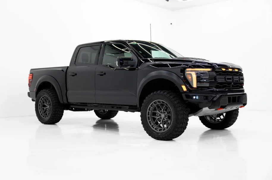 Off-Road V8 Performance Thrill: Ford F-150 Raptor R For Sale