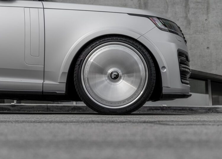 Check Out Kim Kardashian's New $300K Custom Range Rover