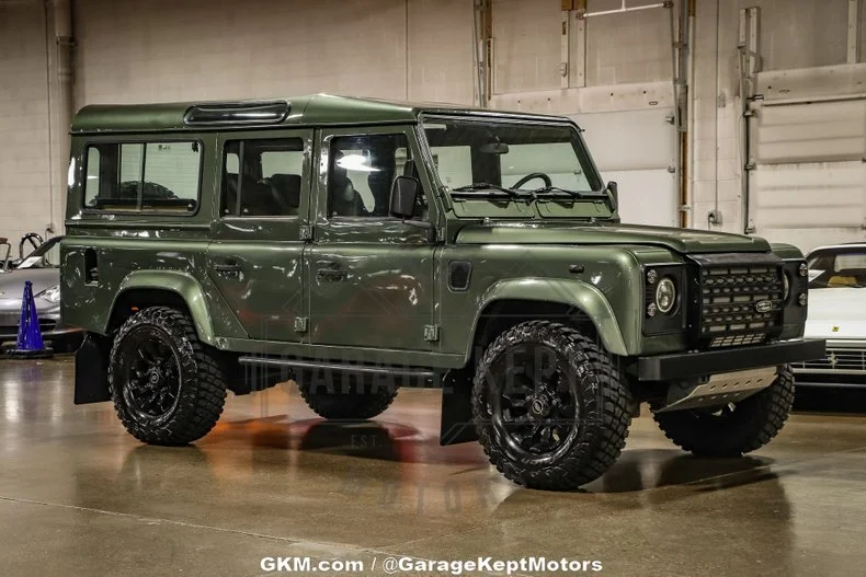 A Legacy of Adventure: The Best Vintage Land Rover Defender 4x4s For ...