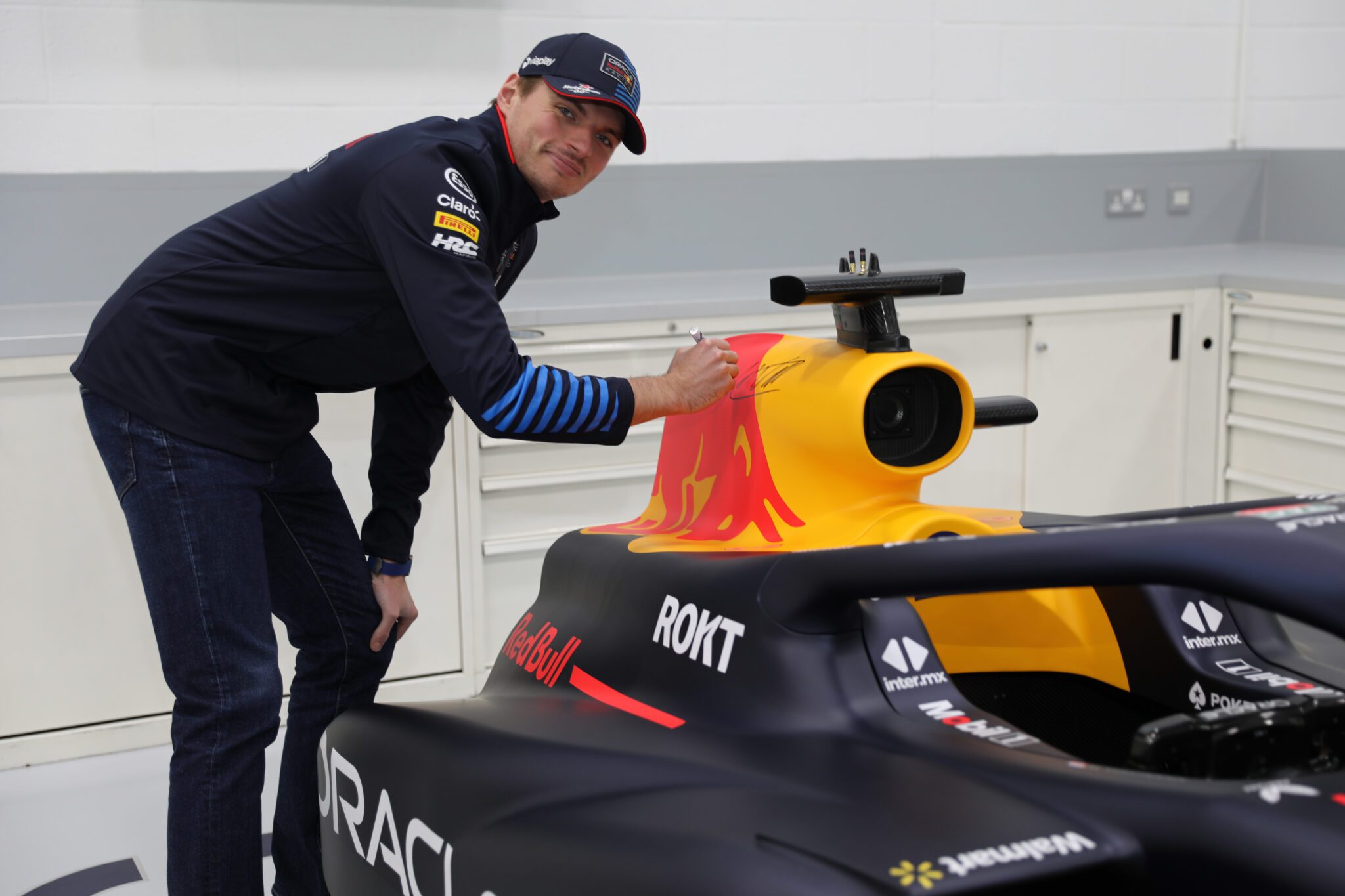 Max Verstappen's Signed Red Bull F1 Simulator Raises Over $125K For Charity
