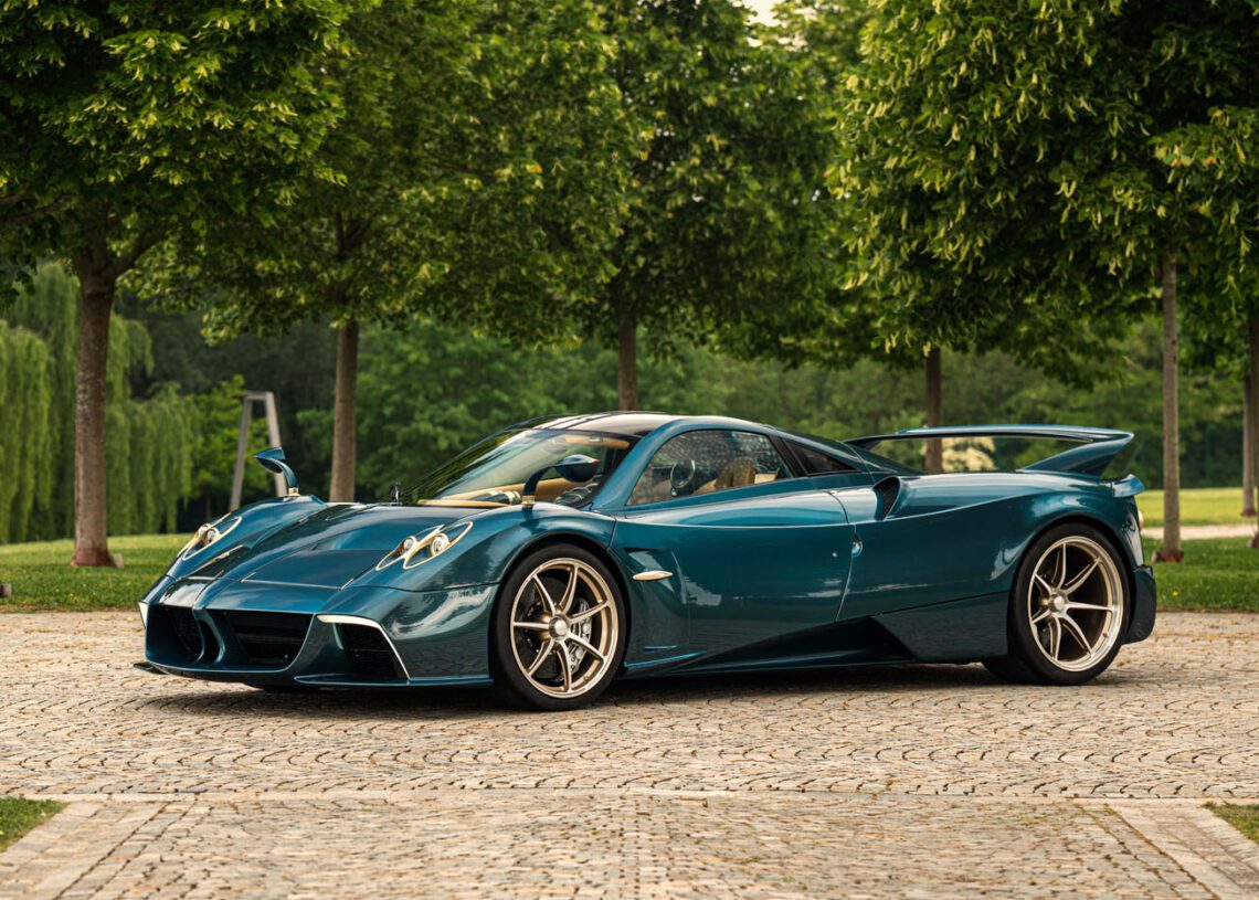 Pagani Unico Shows Off A 1-of-1 Exposed Blue Carbon Zonda Roadster