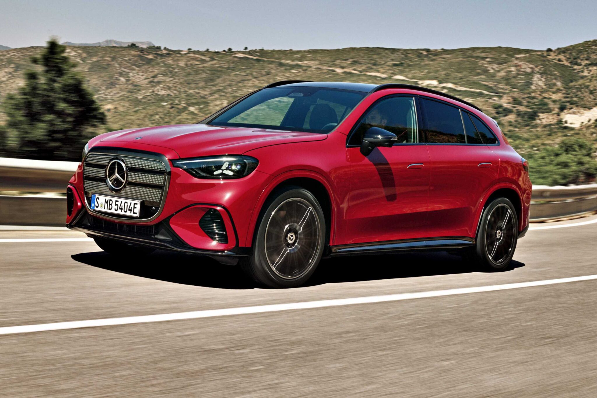 Mercedes-Benz GLC With EQ Technology Debuts: 483 HP, 443 Miles of Range, 39-Inch Hyperscreen